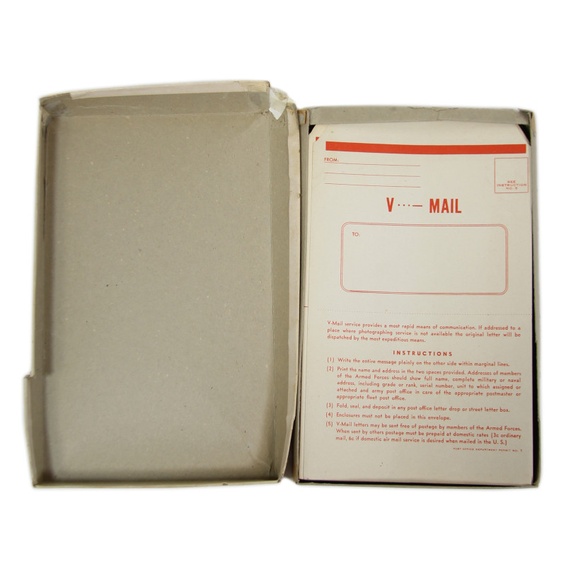 Lot de formulaires "V-mail" vierges, 23 exemplaires, dans leur boîte