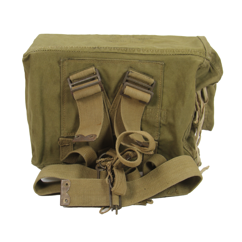 Manpack Signal Carrier No. 3, British, 1944