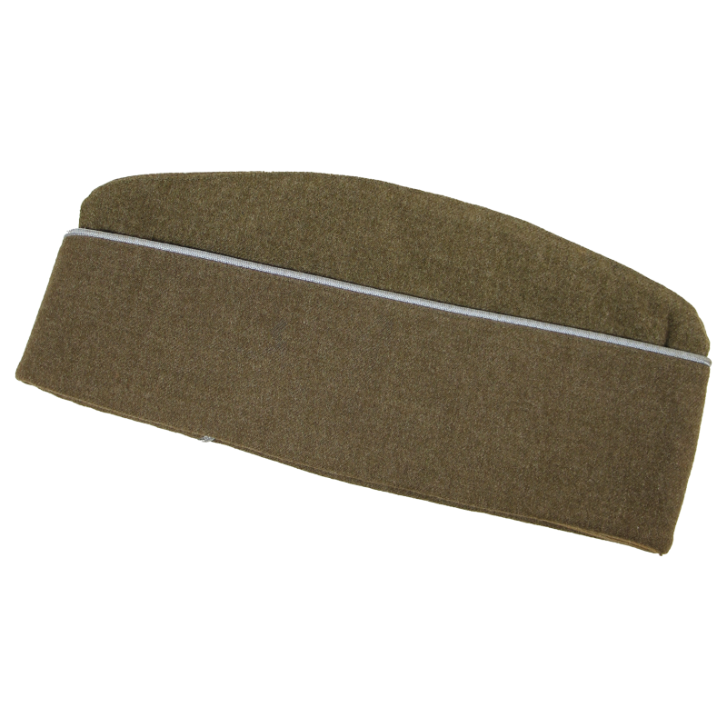 Calot troupe, Pfc. Michael Chobot, Co. E, 325th Glider Inf. Regt., 82nd ...