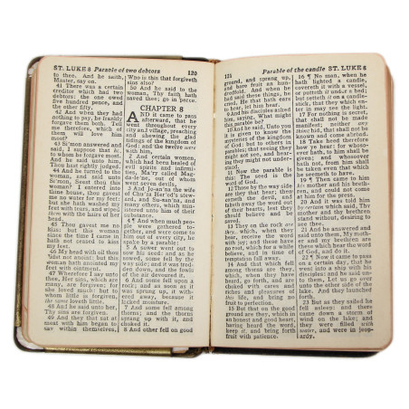 The New Testament, pare-éclats, "May God bless you"