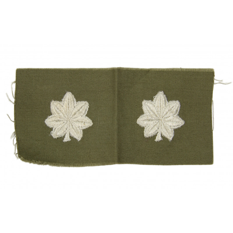 Insignia and decorations (9)